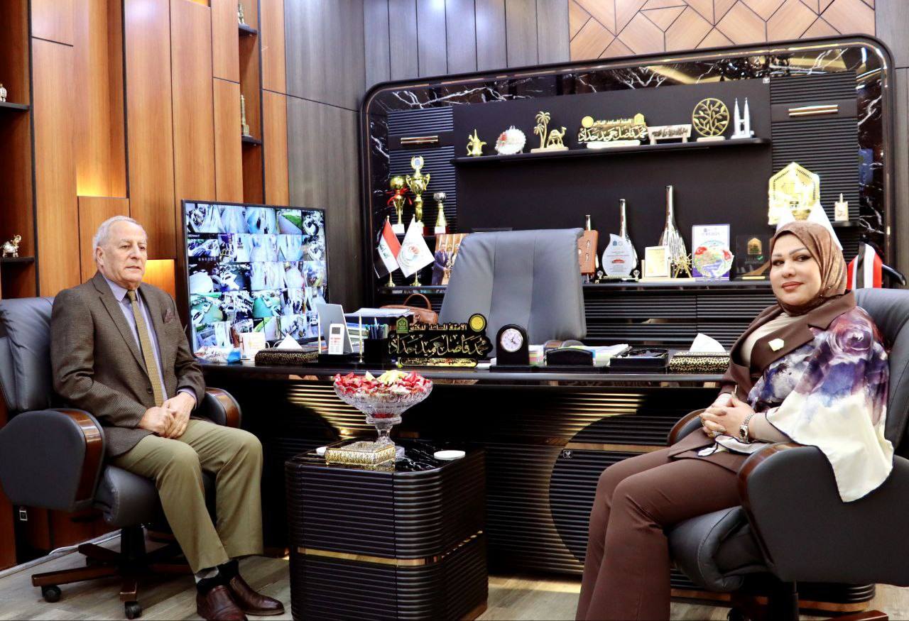 The head of the parliamentary education committee is a guest of the university.