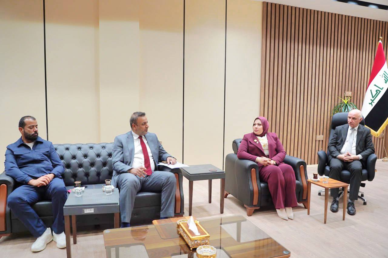 The university president and a high-level delegation from the Ministry ...